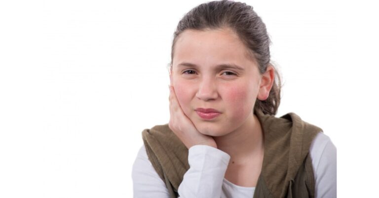 Swelling on the Face: Symptoms, Causes, Diagnosis and Treatment